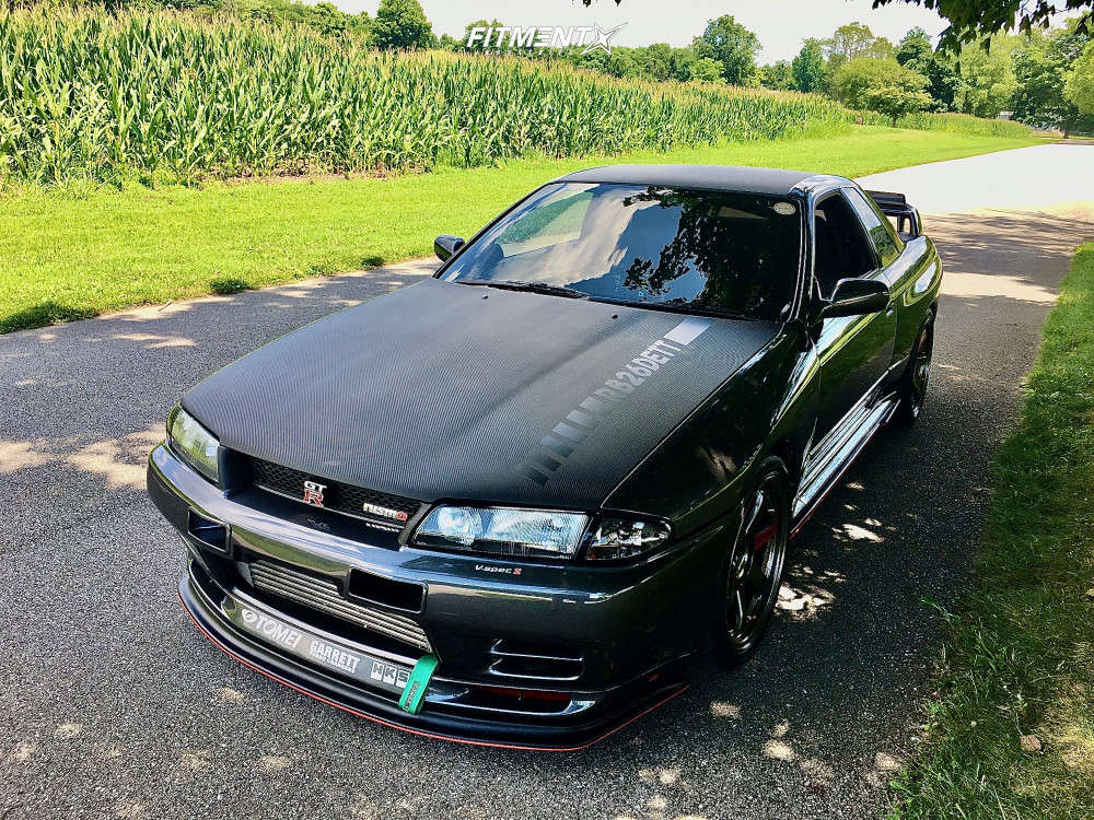 1989 Nissan Skyline R32 Base with 15x9.5 Rays Engineering Te37 and ...