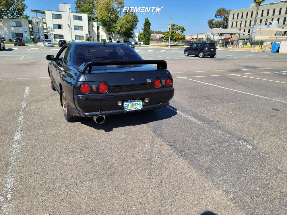 1992 Nissan Skyline R32 Base with 18x8 Enkei Ts-5 and Nitto 245x40 on ...