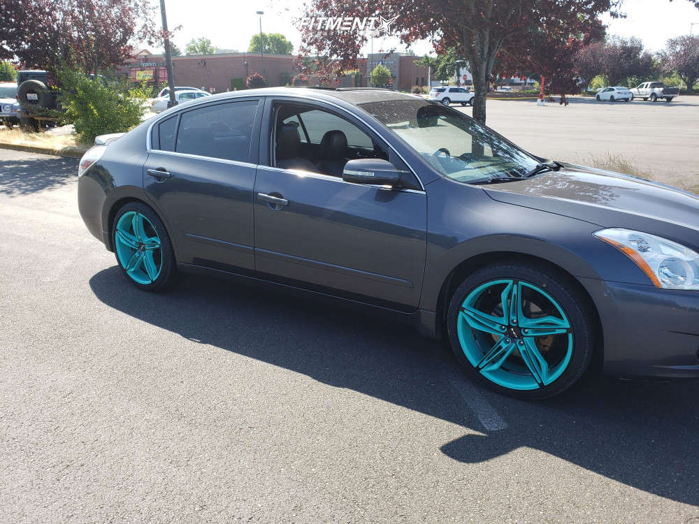 Nissan Altima Coupe 2010 Custom