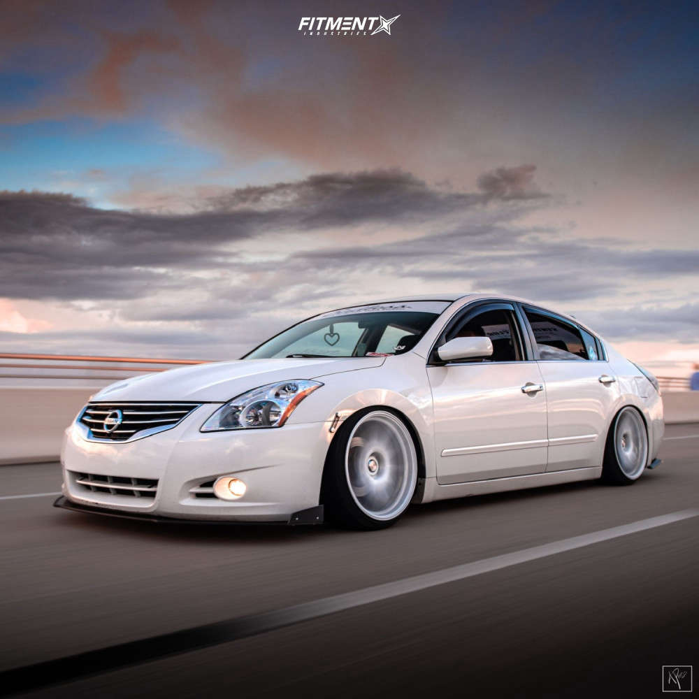 2012 Nissan Altima Base with 19x9.5 ESR Sr08 and Achilles 225x35 on ...