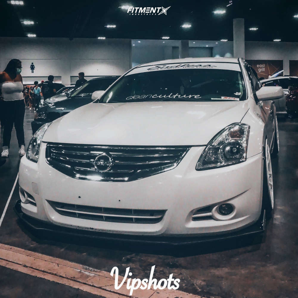 2012 Nissan Altima Base with 19x9.5 ESR Sr08 and Achilles 225x35 on ...