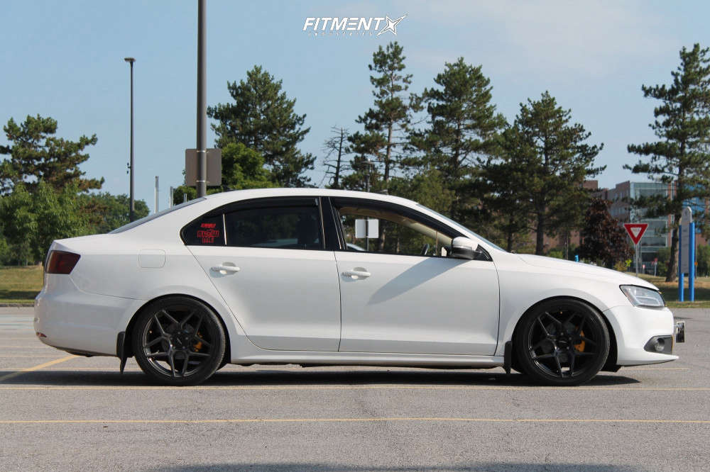 2013 Volkswagen Jetta SE with 18x8.5 Versus Racing Vs23 and Toyo Tires ...