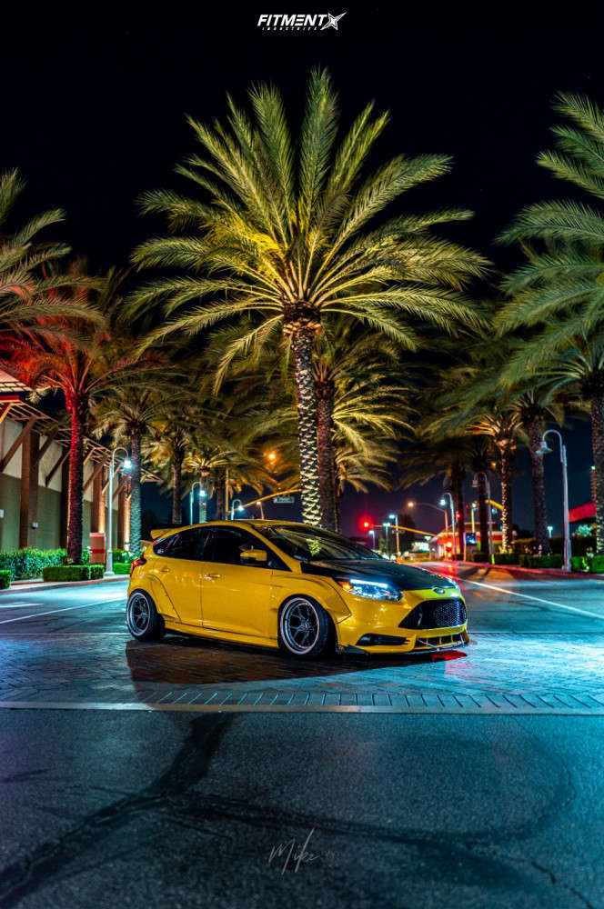 2013 Ford Focus ST with 18x10.5 ESR Cs2 and Federal 285x35 on Air ...
