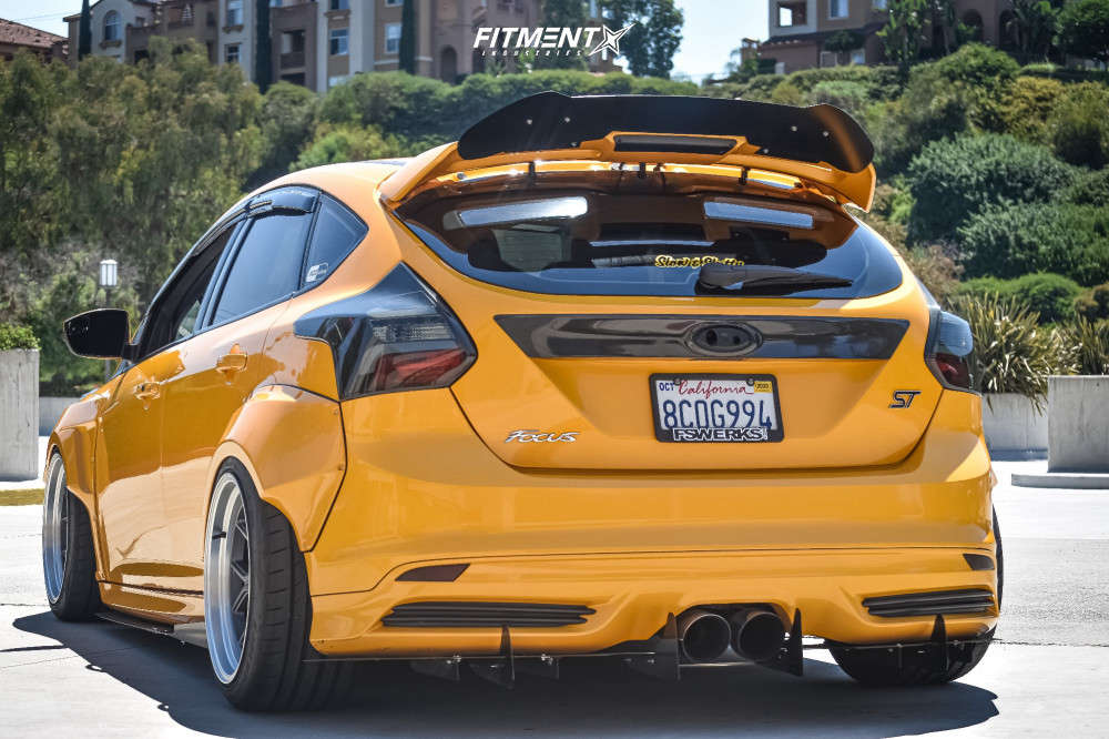 2013 Ford Focus ST with 18x10.5 ESR Cs2 and Federal 285x35 on Air ...