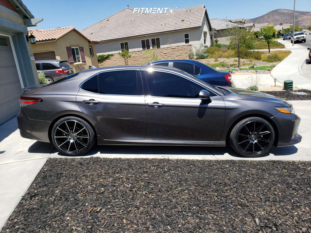 2019 Toyota Camry Hybrid XLE with 20x9 Verde Quantum and Vogue 245x35 ...