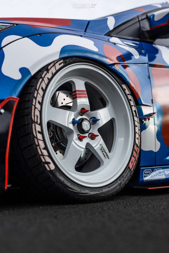 2017 Ford Focus ST with 18x9 Cosmis Racing Xt-005r and Achilles 255x35 on Air Suspension ...