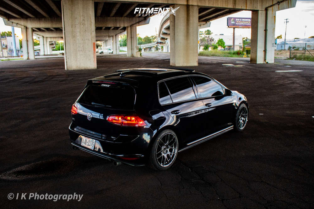 2016 Volkswagen GTI SE with 18x8.5 Aodhan Ah-x and Firestone 225x40 on ...
