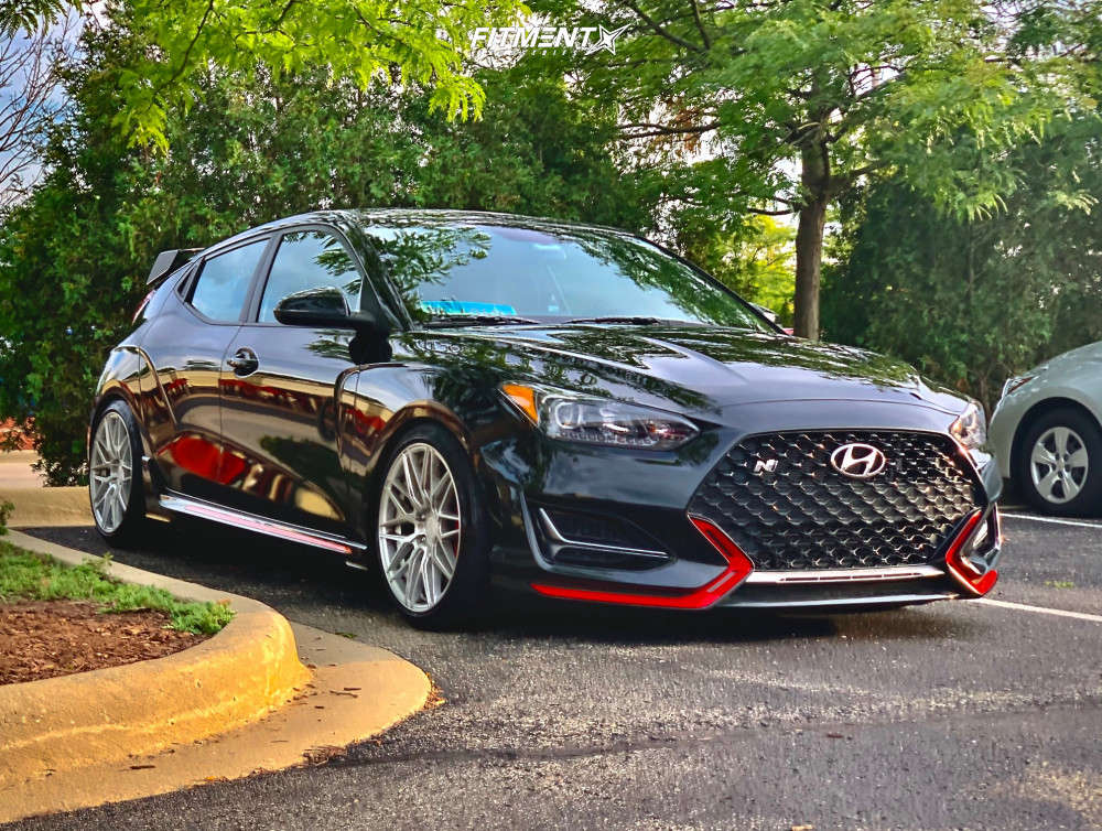 F1R F103 18x8.5 38 Silver | F10318855100BS38 | Fitment Industries