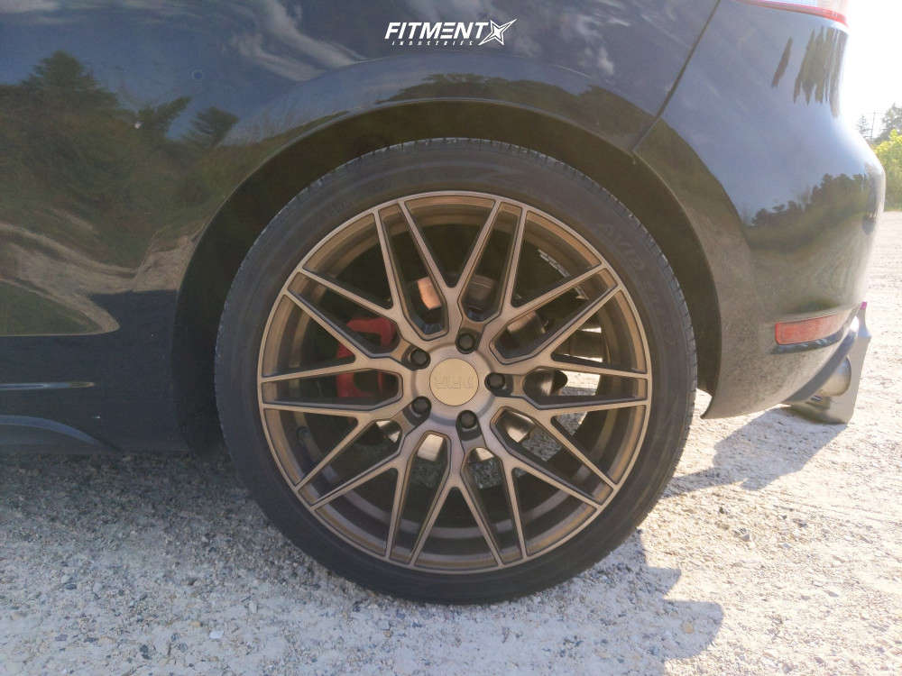 2010 Volkswagen GTI Base with 18x8.5 F1R F103 and Yokohama 225x40 on ...