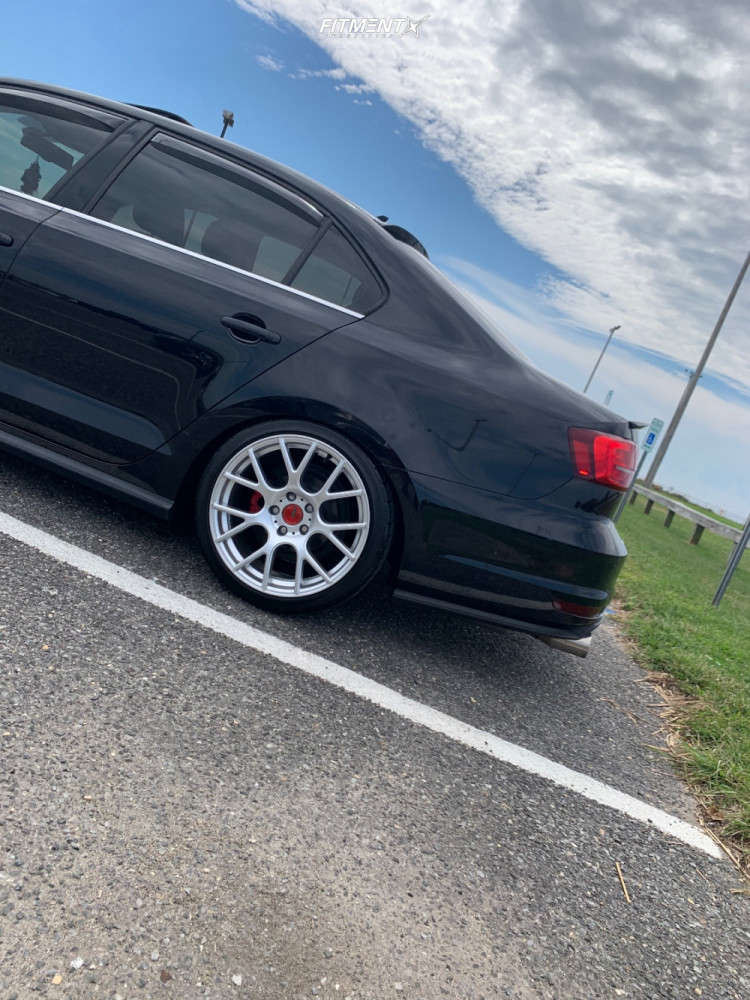 2016 Volkswagen Jetta GLI SE with 18x8.5 VMR V810 and Federal 215x40 on ...