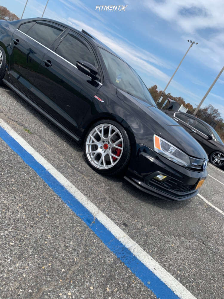 2016 Volkswagen Jetta GLI SE with 18x8.5 VMR V810 and Federal 215x40 on ...