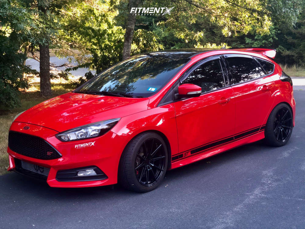 2015 Ford Focus ST with 18x8.5 XXR 567 and Toyo Tires 235x35 on ...