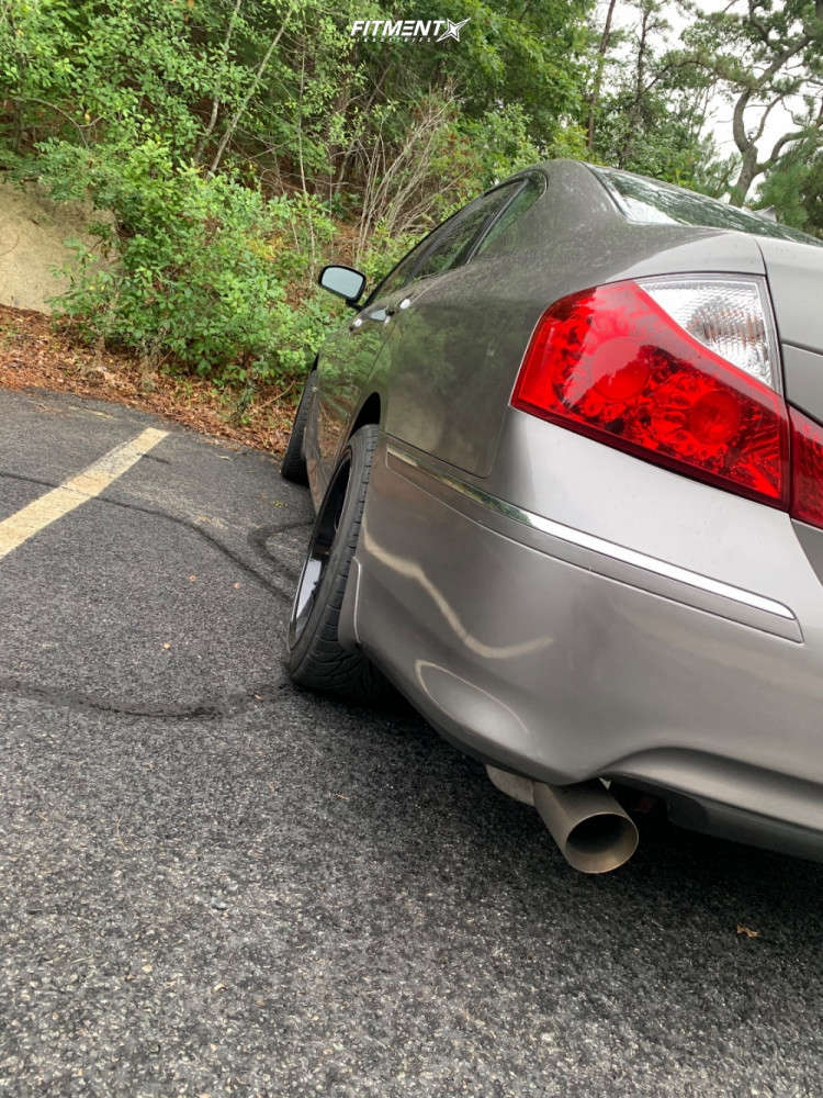 2009 INFINITI M35 X with 18x9.5 Aodhan Ds07 and Federal 245x40 on Stock ...