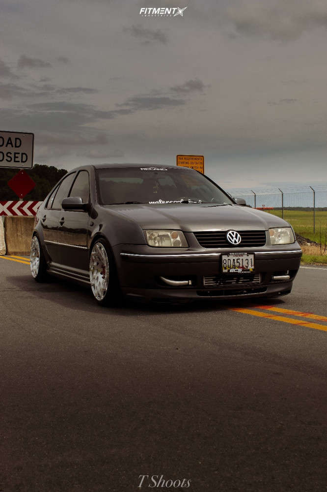 2004 Volkswagen Jetta GLI 1.8T 4dr Sedan (1.8L 4cyl Turbo 6M) with 18x8 ...