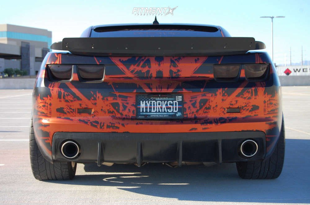 2011 Chevrolet Camaro SS with 20x10 Rohana Rfx11 and Nitto 275x35 on ...