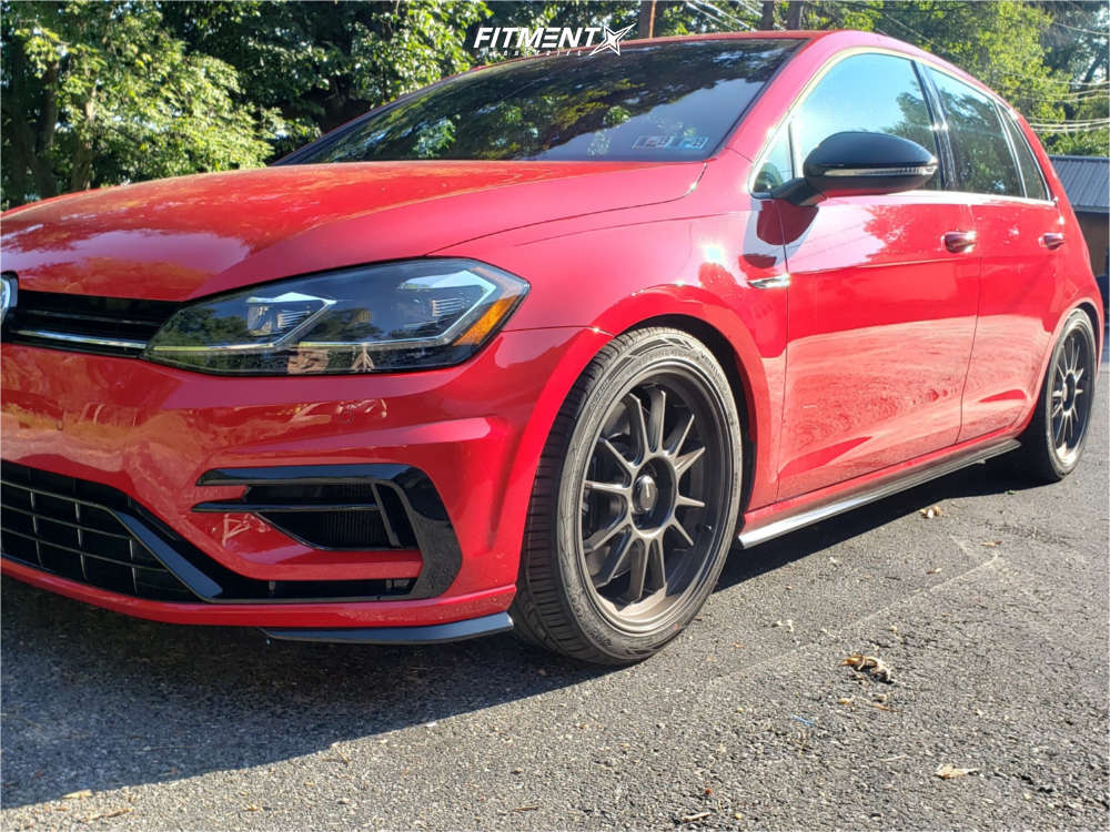 2018 Volkswagen Golf R Base with 18x8.5 Konig Hypergram and Hankook ...