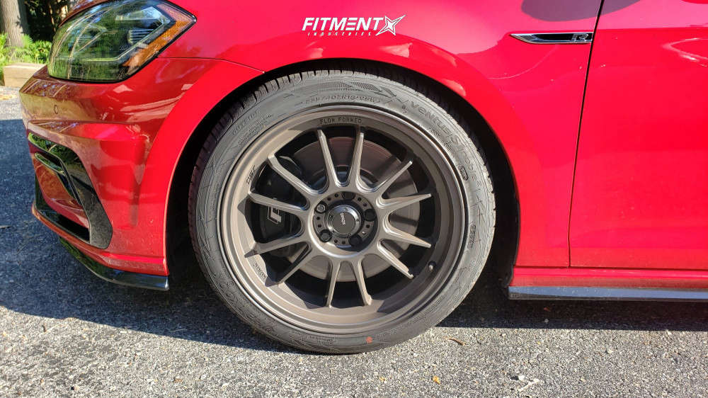2018 Volkswagen Golf R Base with 18x8.5 Konig Hypergram and Hankook ...