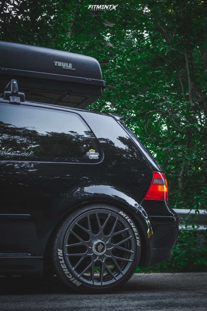 2005 Volkswagen GTI Base with 18x8.5 Rotiform Rse and Michelin 225x35 ...