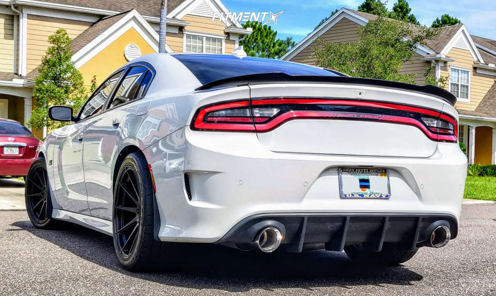 2016 Dodge Charger R/T Scat Pack with 20x10 Vertini Rf1.3 and Nitto 275x40 on Stock Suspension ...