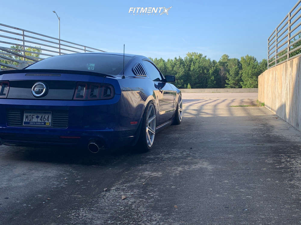 2013 Ford Mustang GT with 20x10 Ferrada F8-fr7 and Toyo Tires 255x35 on ...