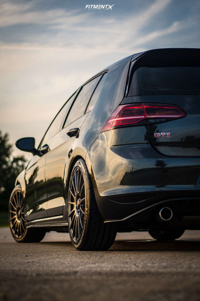 2017 Volkswagen GTI SE with 18x8 Konig Rennform and Firestone 225x40 on ...