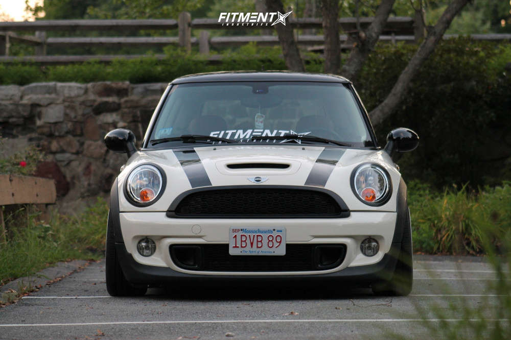 2013 Mini Cooper S with 16x8 3SDM 0.05 and Hankook 205x45 on Coilovers ...