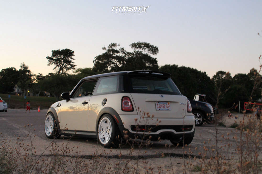 2013 Mini Cooper S with 16x8 3SDM 0.05 and Hankook 205x45 on Coilovers ...