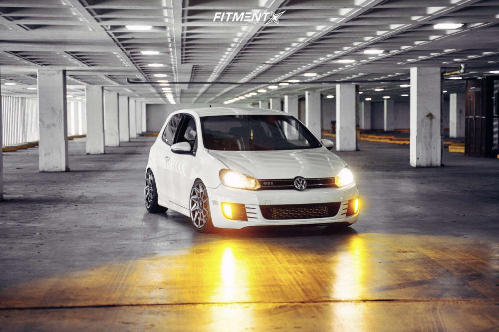 2011 Volkswagen GTI Base with 18x8.5 Rotiform Cvt and Hankook 225x40 on ...