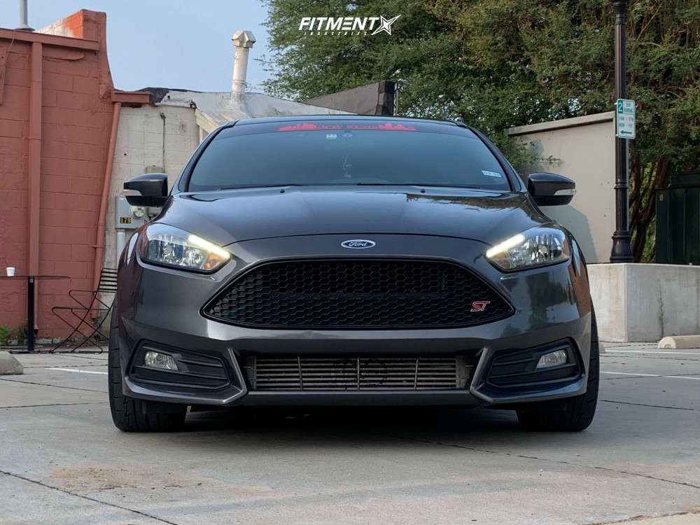 2017 Ford Focus ST with 18x9.5 Ambit Re83 and Firestone 255x35 on Stock ...