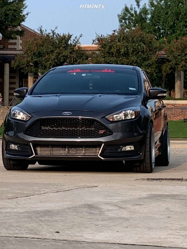 2017 Ford Focus ST with 18x9.5 Ambit Re83 and Firestone 255x35 on Stock ...