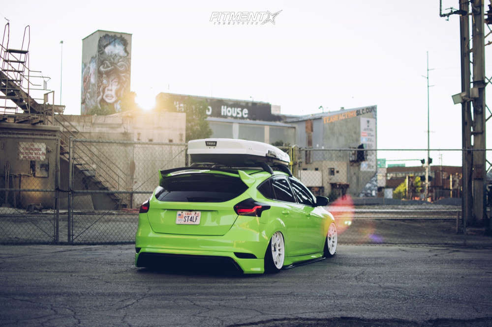 2017 Ford Focus ST with 18x9 Cosmis Racing XT-206R and Achilles 215x35 ...