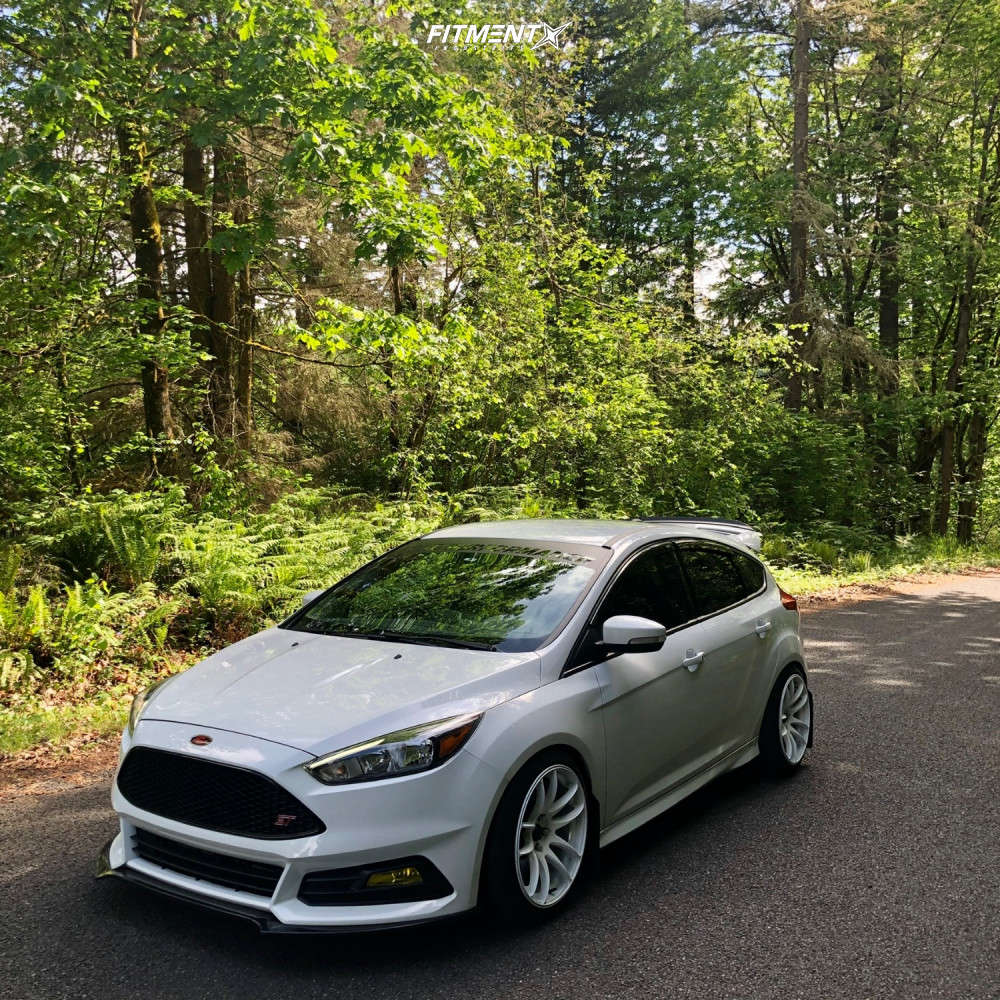 2018 Ford ST Base with 18x9.5 Vors Tr4 and Pirelli 235x40 on Coilovers ...