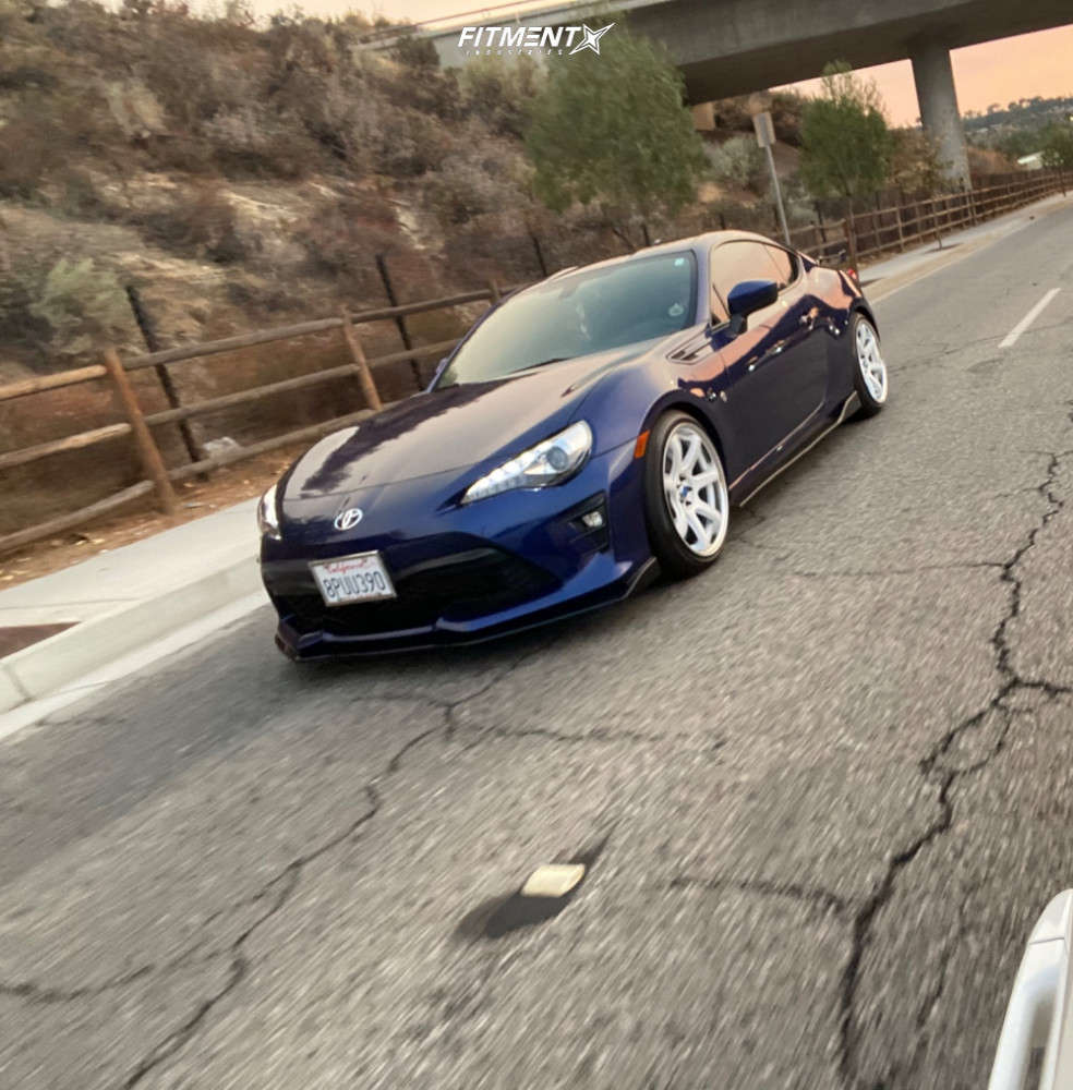 2020 Toyota 86 GT with 18x9.5 Work Emotion T7r 2p and Pirelli 225x40 on ...