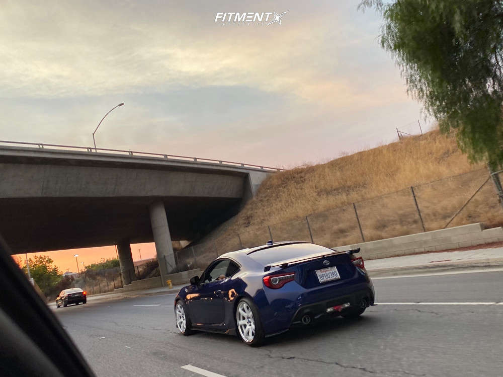 2020 Toyota 86 GT with 18x9.5 Work Emotion T7r 2p and Pirelli 225x40 on ...