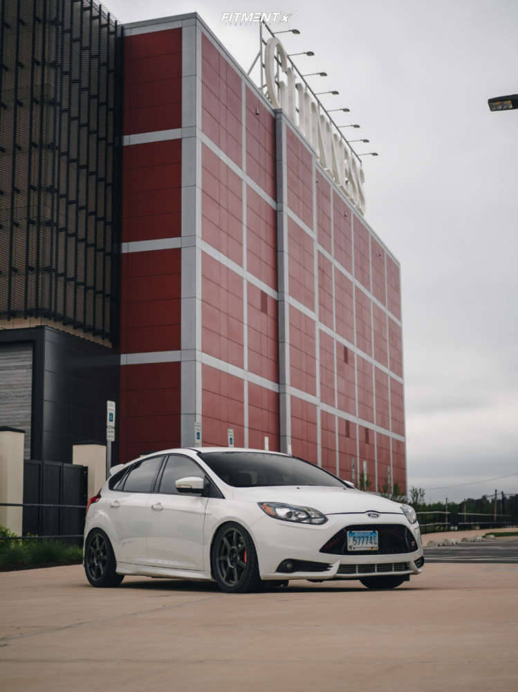 2014 Ford Focus ST with 18x8.5 Konig Ultraform and Nitto 235x40 on ...