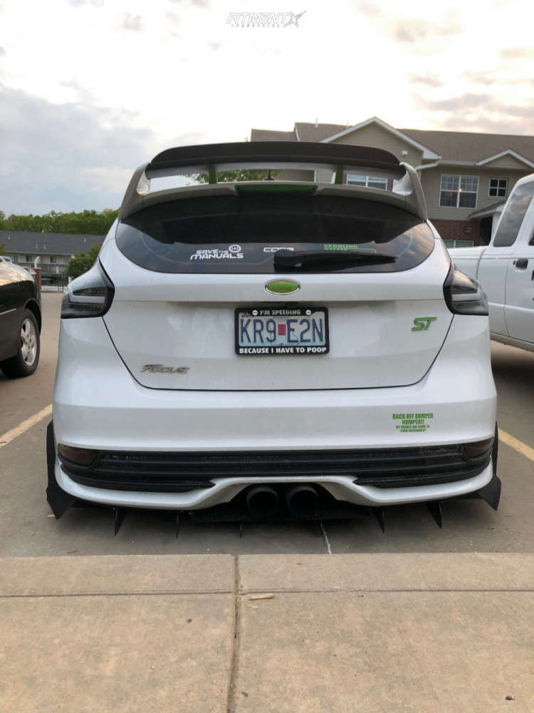 2018 Ford Focus ST with 18x9 Cosmis Racing XT-206R and Firestone 225x40 ...