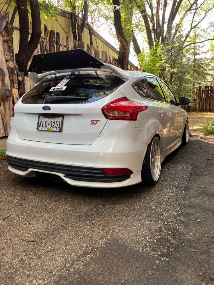 2018 Ford Focus ST with 18x9 Vors Vr8 and Lionhart 215x25 on Coilovers ...