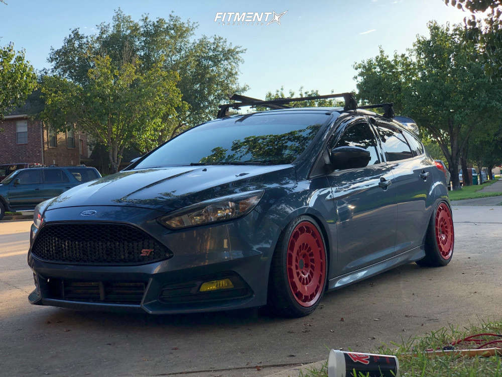 2018 Ford Focus ST with 18x8.5 Rotiform Ccv and Falken 235x40 on ...