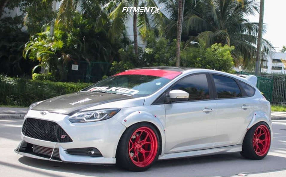 2013 Ford Focus ST with 18x10.5 Motegi Forged Mr400 and Falken 265x35 ...