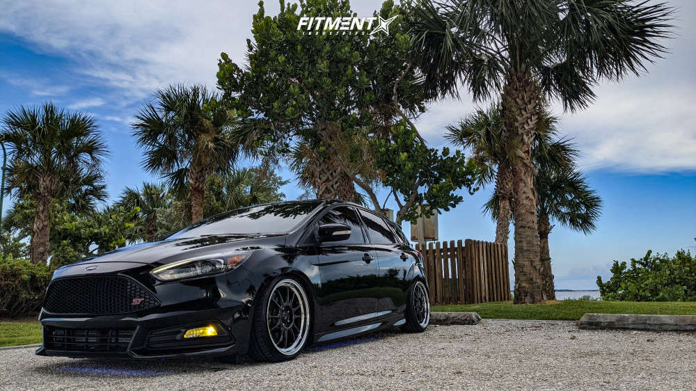 2017 Ford Focus ST with 18x8.5 Konig Hypergram and Nankang 215x35 on ...