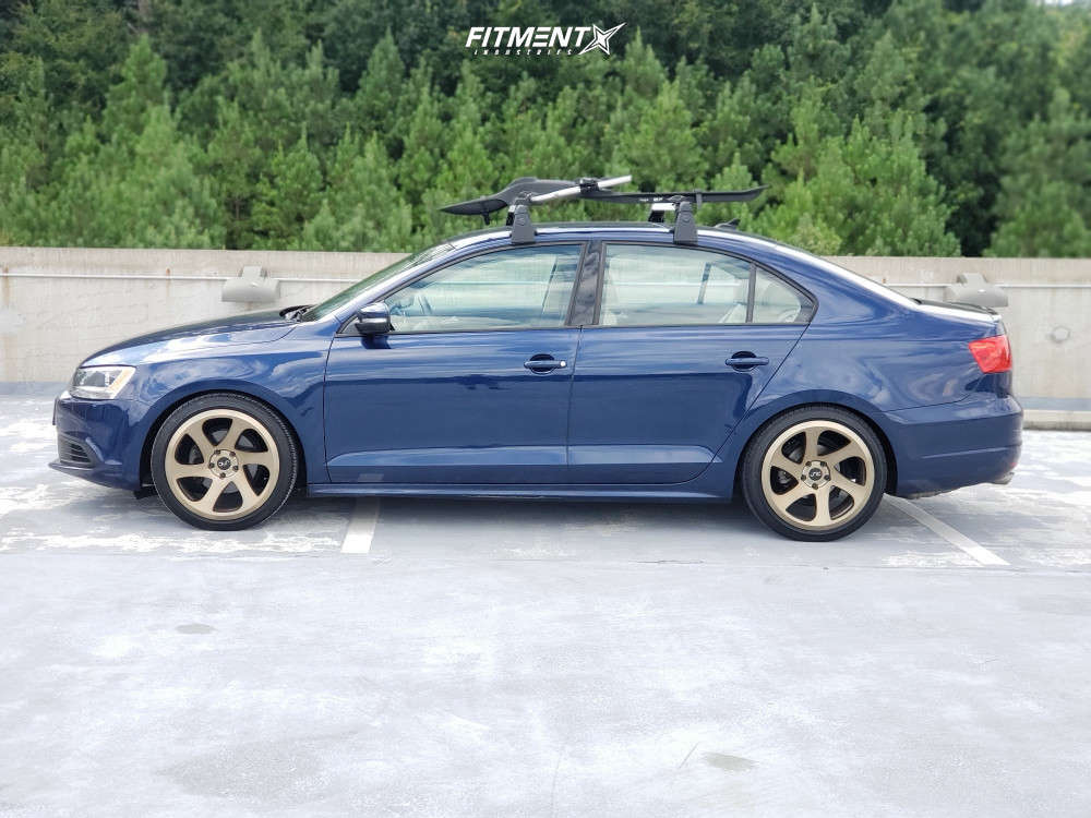 2014 Volkswagen Jetta SE with 18x8.5 Jnc Jnc032 and Bridgestone 225x40 ...
