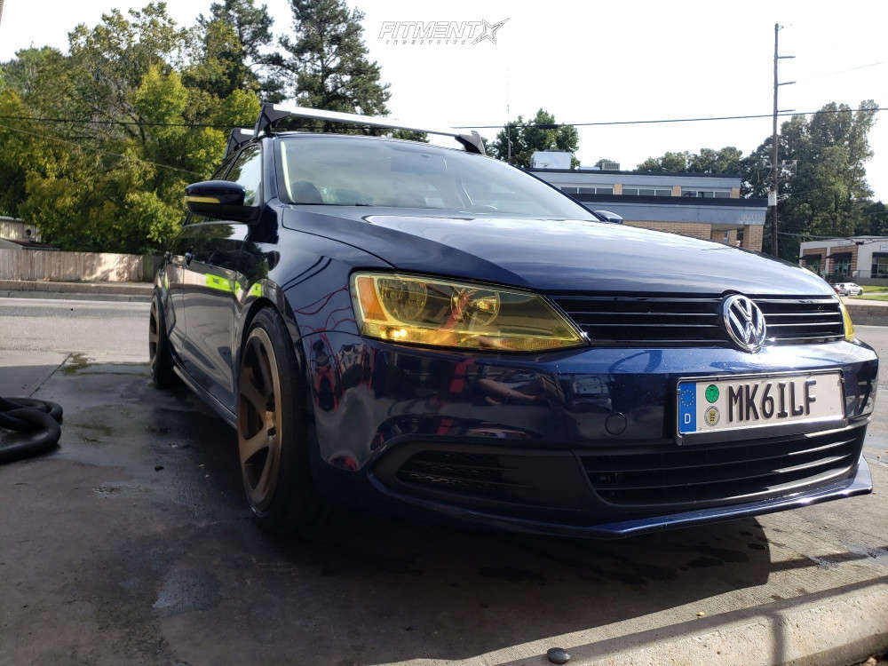 2014 Volkswagen Jetta SE with 18x8.5 Jnc Jnc032 and Bridgestone 225x40 ...