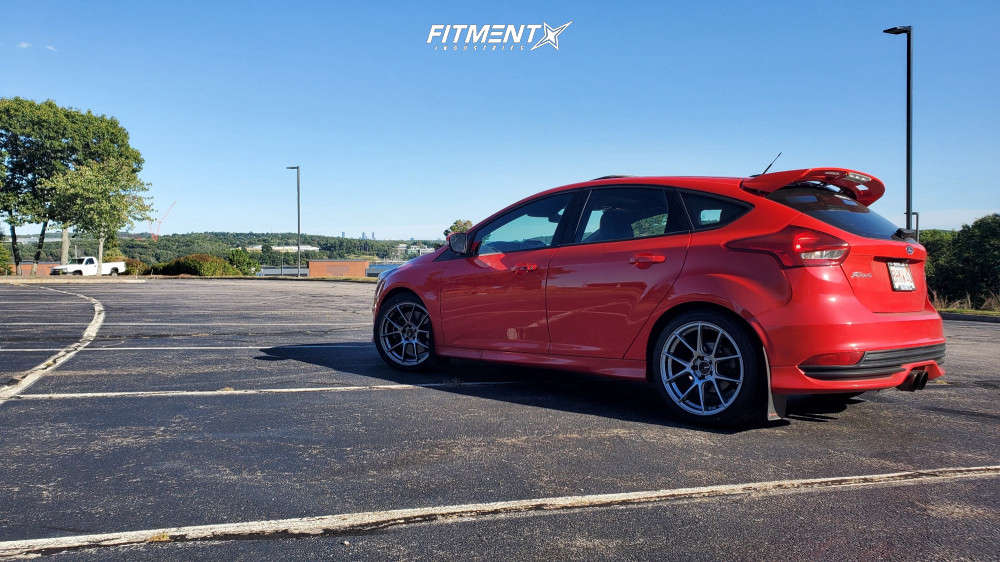 2017 Ford Focus ST with 18x8.5 Enkei Tsv and Nitto 235x40 on Stock ...