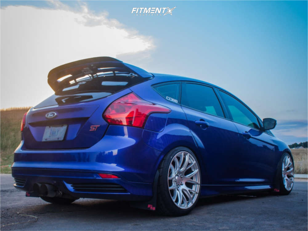 2013 Ford Focus ST with 18x9.5 ESR Sr12 and Firestone 255x35 on ...