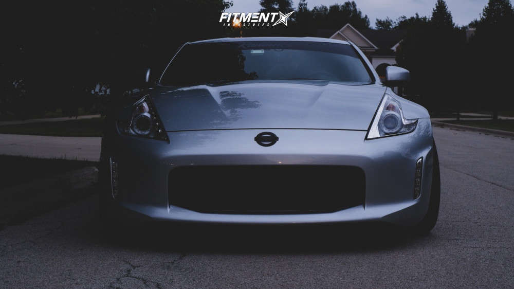 2017 Nissan 370Z Base with 18x10.5 ESR Sr07 and Federal 275x35 on ...