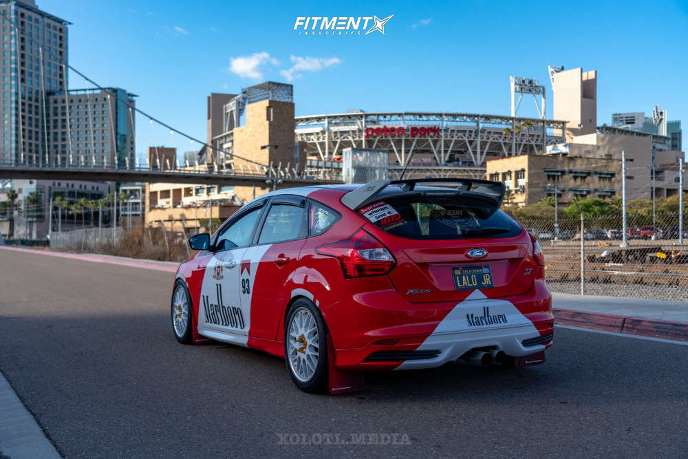 2014 Ford Focus ST with 18x8.5 BBS Rs and Federal 235x40 on Coilovers ...