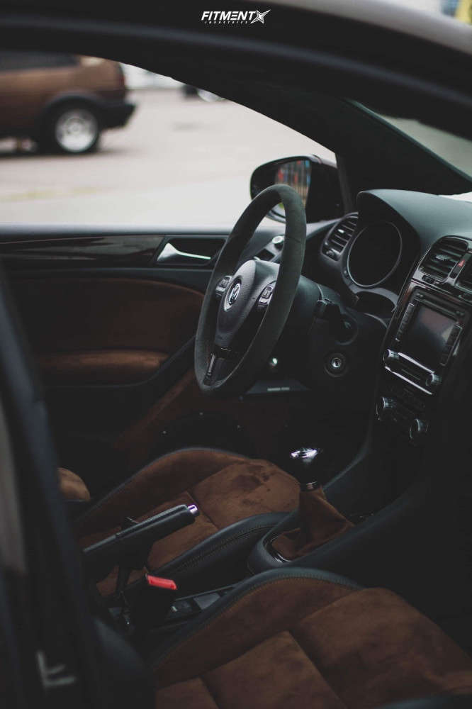 2010 Volkswagen Golf TDI with 18x10.5 Rennen International R55 and ...