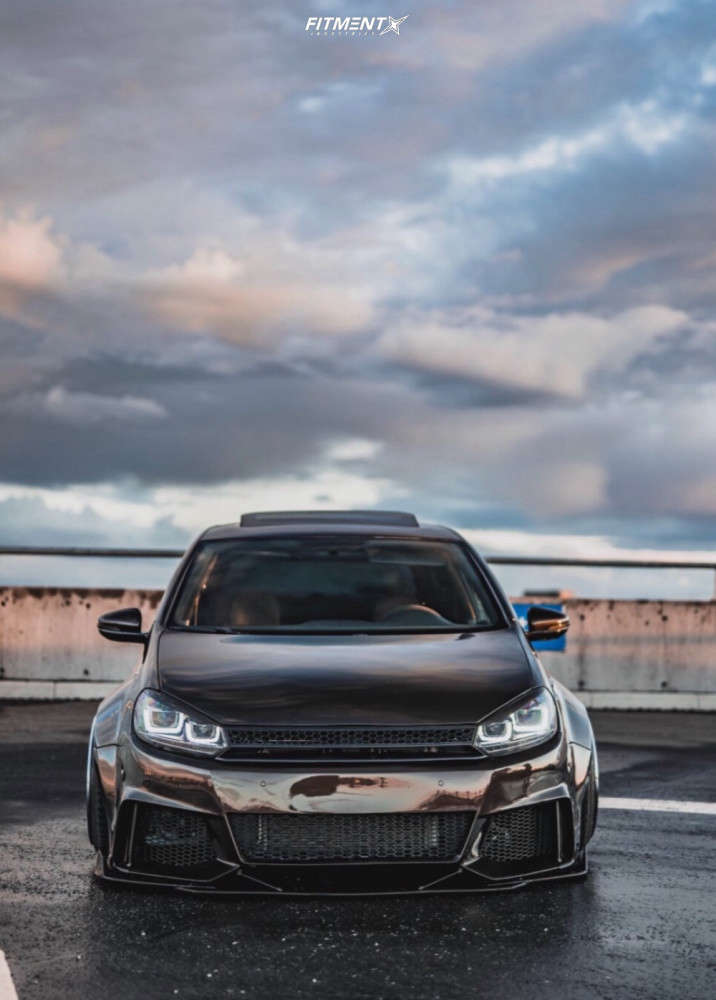 2010 Volkswagen Golf TDI with 18x10.5 Rennen International R55 and ...