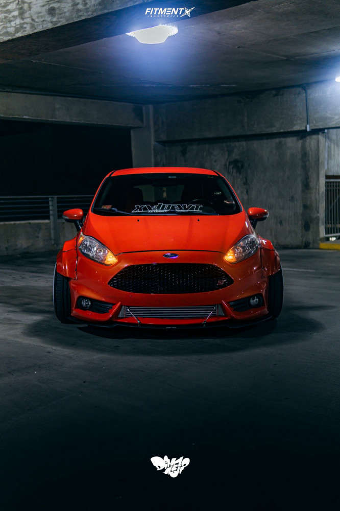 2016 Ford Fiesta ST with 17x10 STR 526 and Leao 215x40 on Air ...