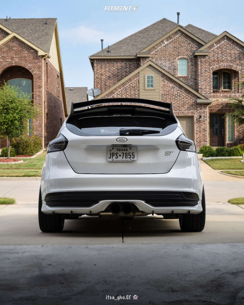 2017 Ford Focus ST with 18x8.5 MST Suzuka and Road Hugger 245x40 on ...